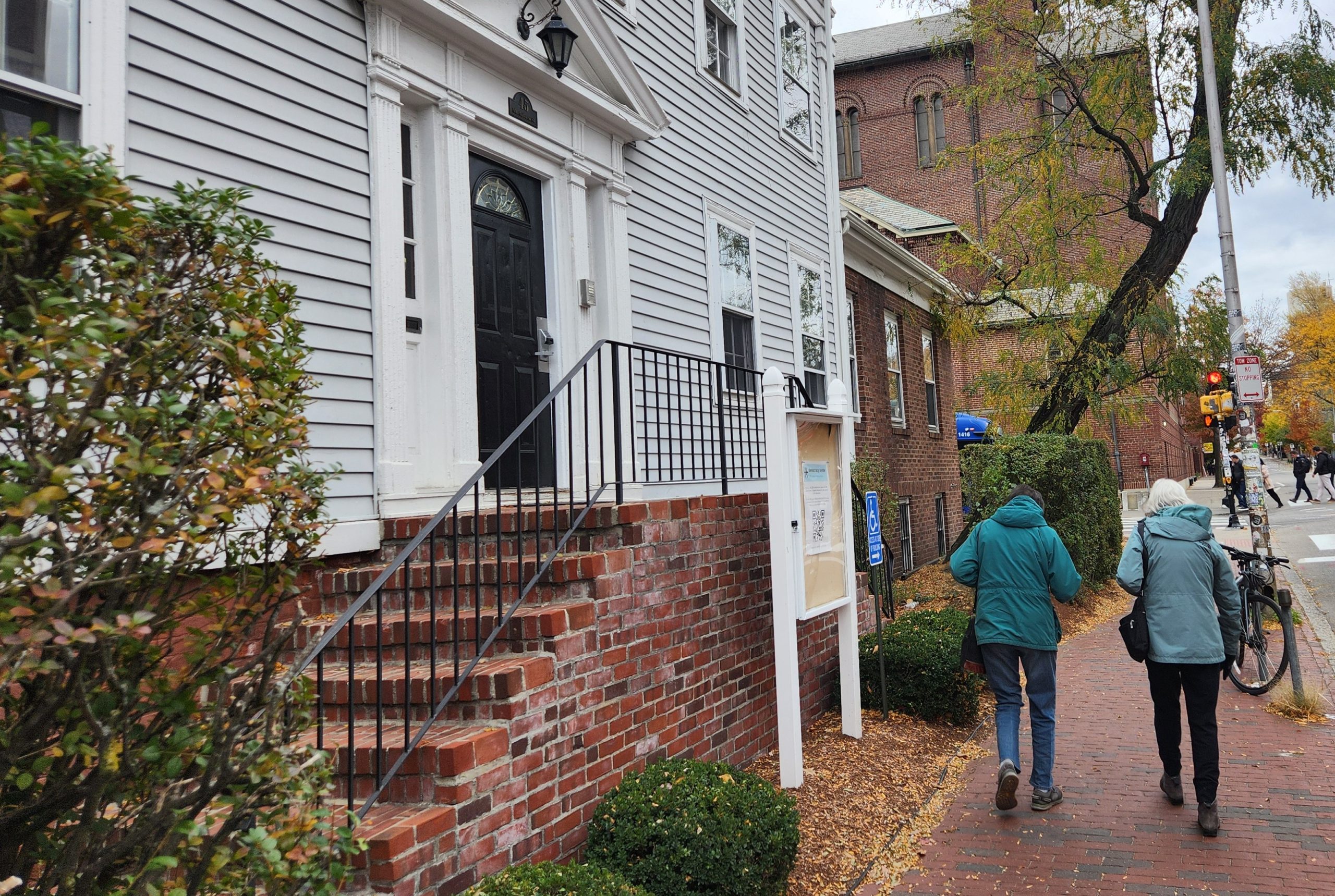 Political Notebook: Empty house, full campaign coffers | Damon and ...